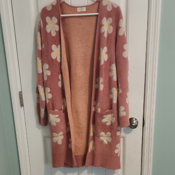 Simply Southern | Sweaters | Simply Southern Pink And White Floral ...